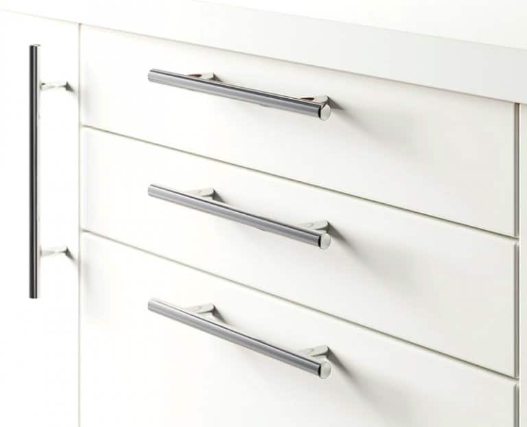 29 Catchy Kitchen Cabinet Hardware Ideas [A Guide for Decorating]