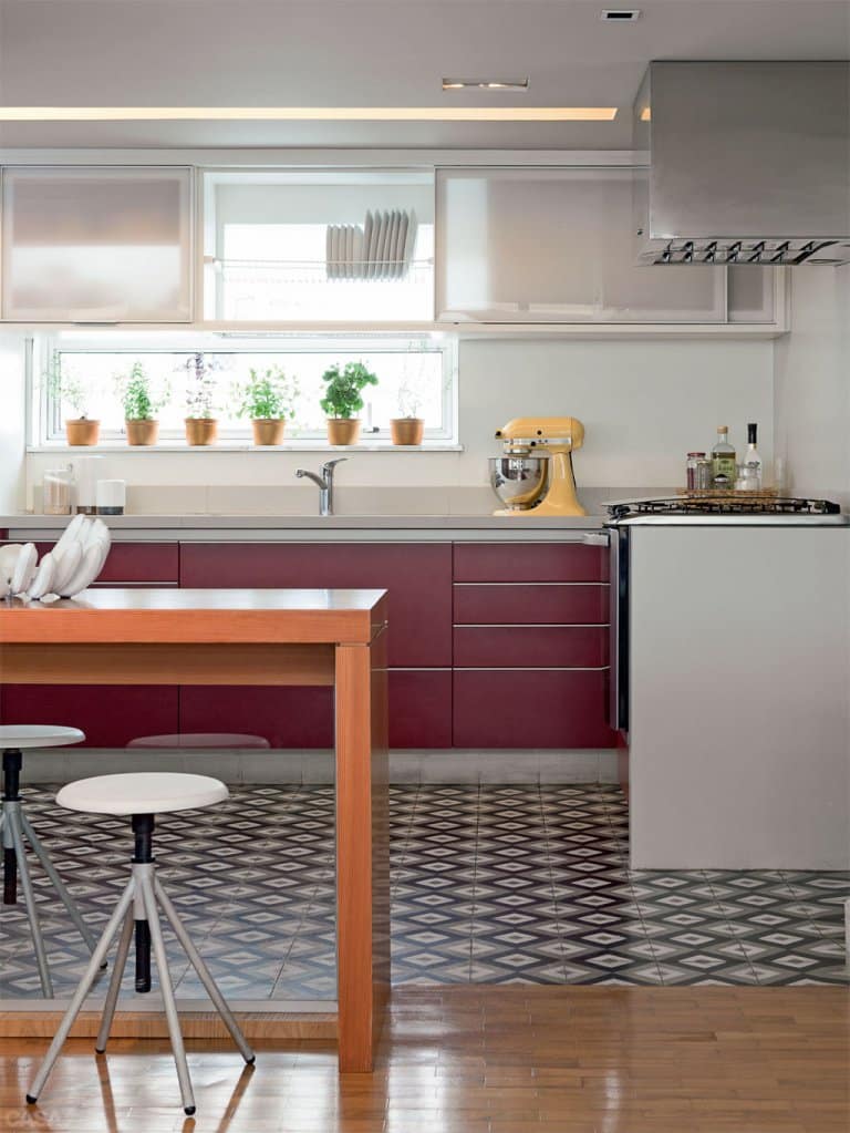 40+ Outstanding Kitchen Flooring Ideas In 2020 [Designs & Inspirations]