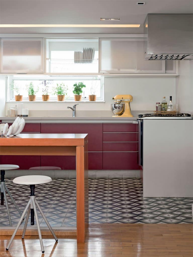 40+ Outstanding Kitchen Flooring Ideas In 2020 [Designs & Inspirations]