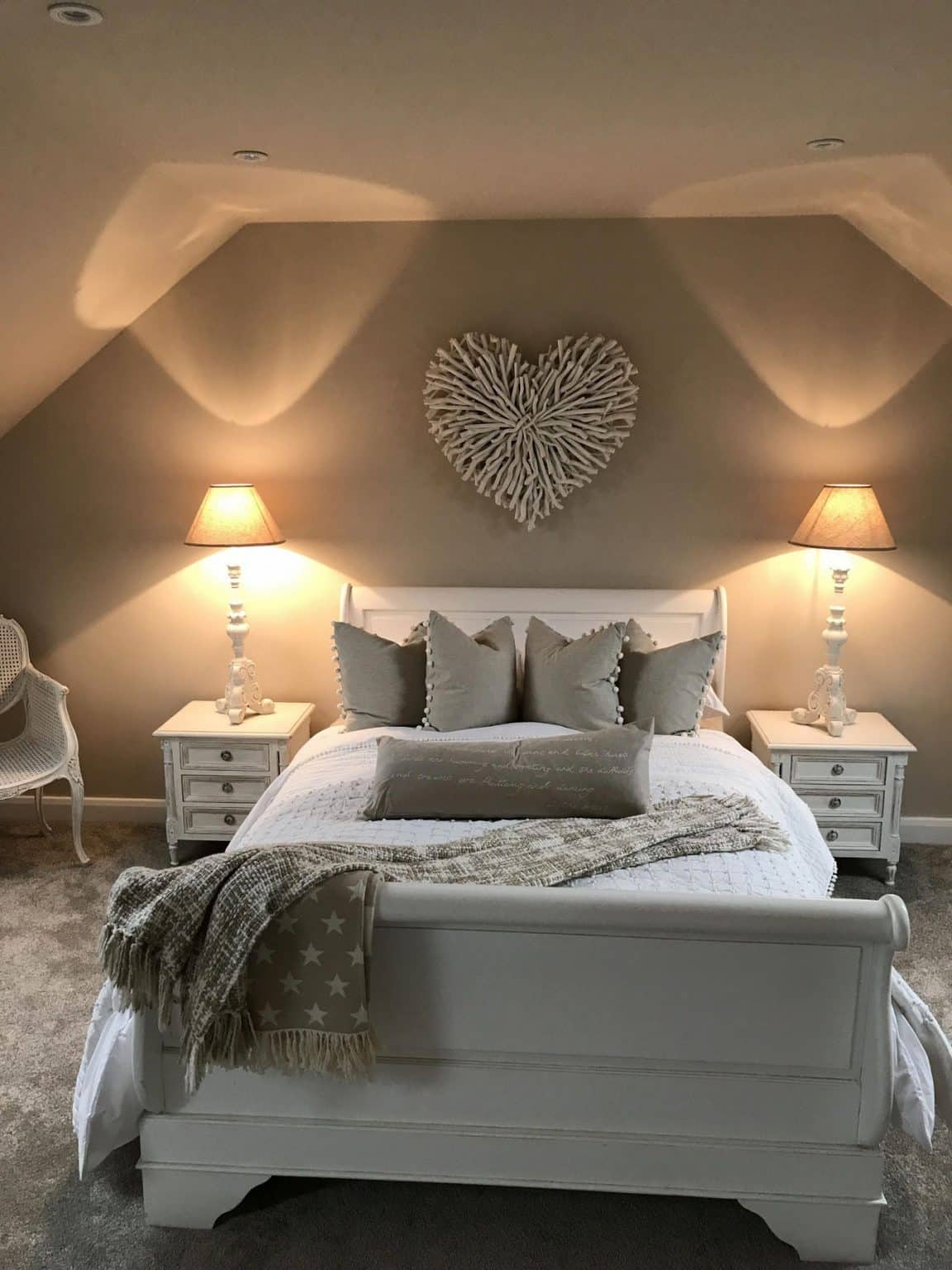 40+ Gorgeous Small Master Bedroom Ideas [Decor Inspirations]