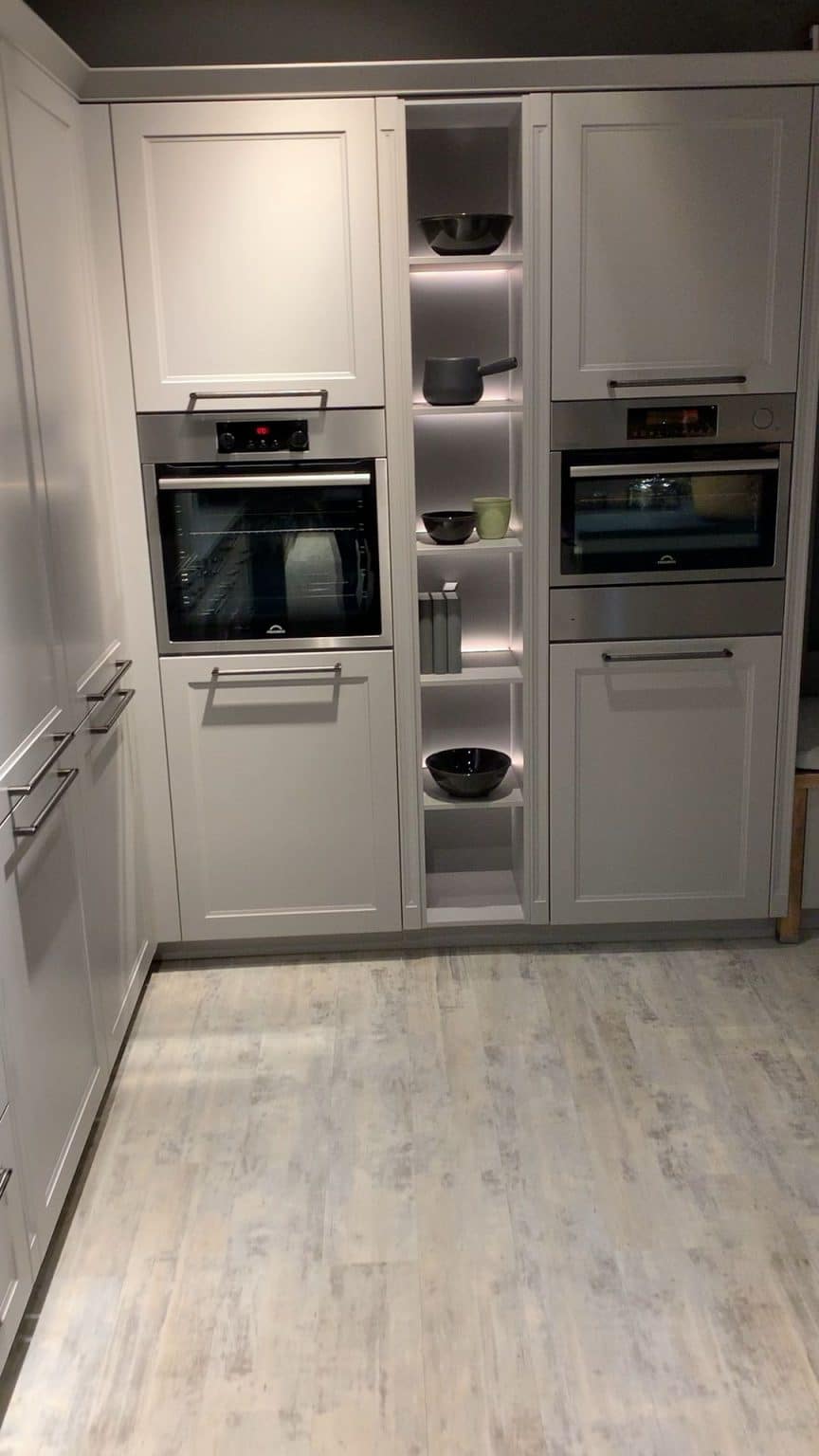 40+ Outstanding Kitchen Flooring Ideas In 2020 [Designs & Inspirations]